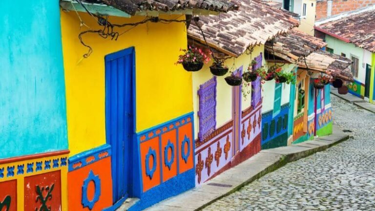 Top 50 Colombian Last Names and Surnames